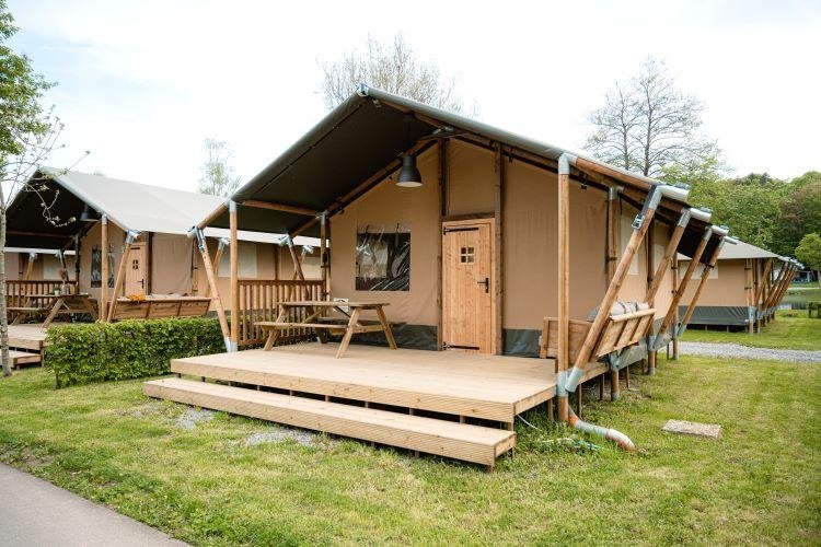 Safari tent Gusto Premium – with shower & toilet I Gustocamp.co.uk